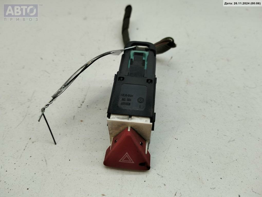 Кнопка аварийной сигнализации (аварийки) Volkswagen Passat B6