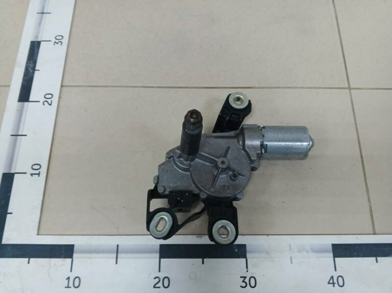 Моторчик стеклоочистителя задний Volkswagen Golf 6 5K 2009-2013 кат.номер: 5K6955711B