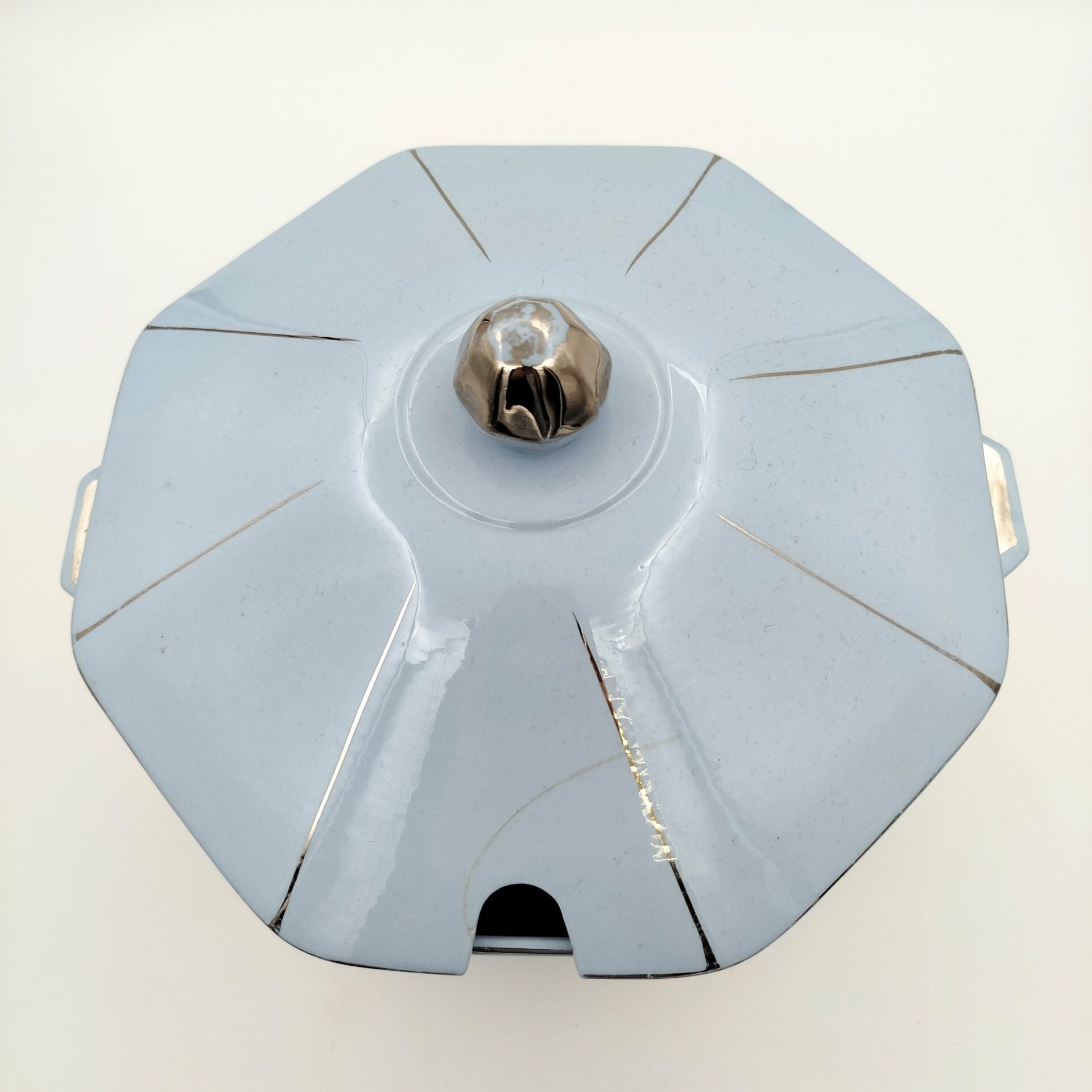 Супница серо-голубого цвета, Boch Freres Keramis, фаянс, крытье, золочение, Бельгия