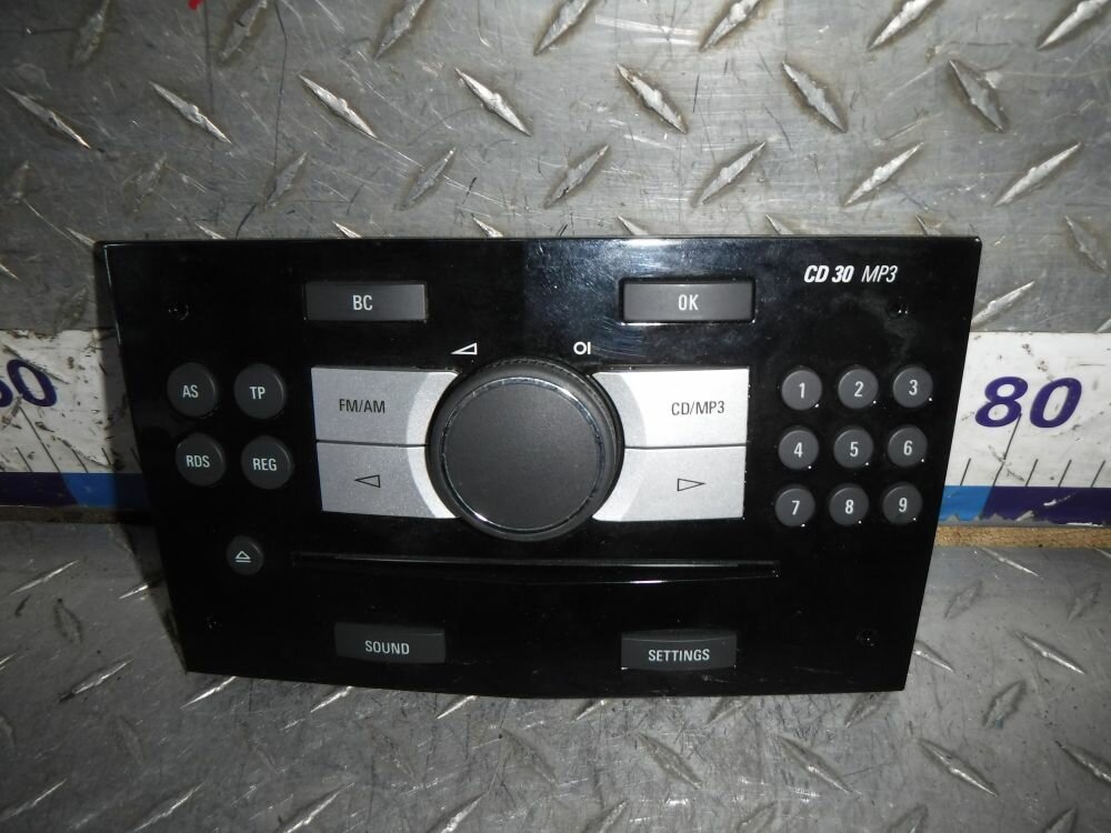 Магнитола Opel Astra H 13251055