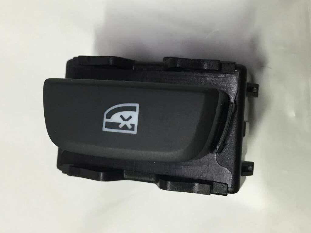 Кнопка блокировки стеклоподъемников Рено Дастер, Аркана, Каптур