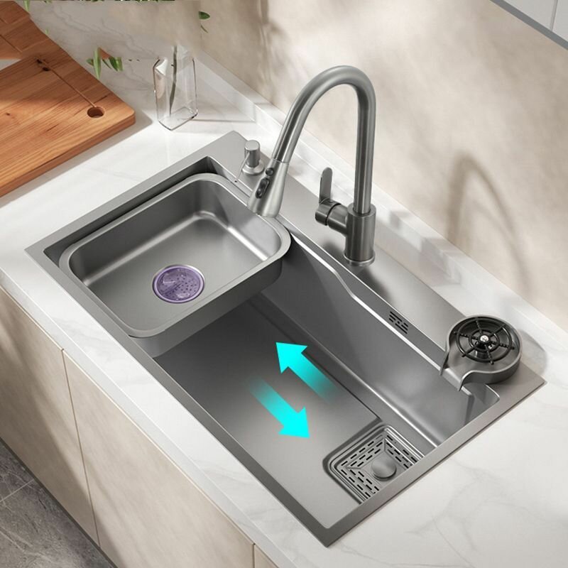 Кухонная мойка из нержавеющей стали 68Х46, со смесителем