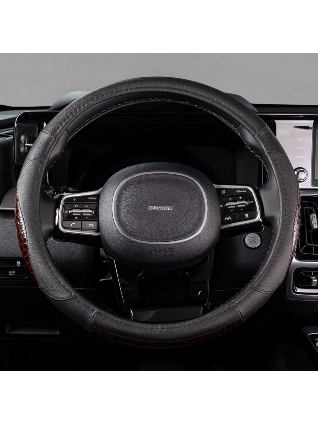Оплётка руля Skyway Luxury-4 Эко кожа коричневый, черный M