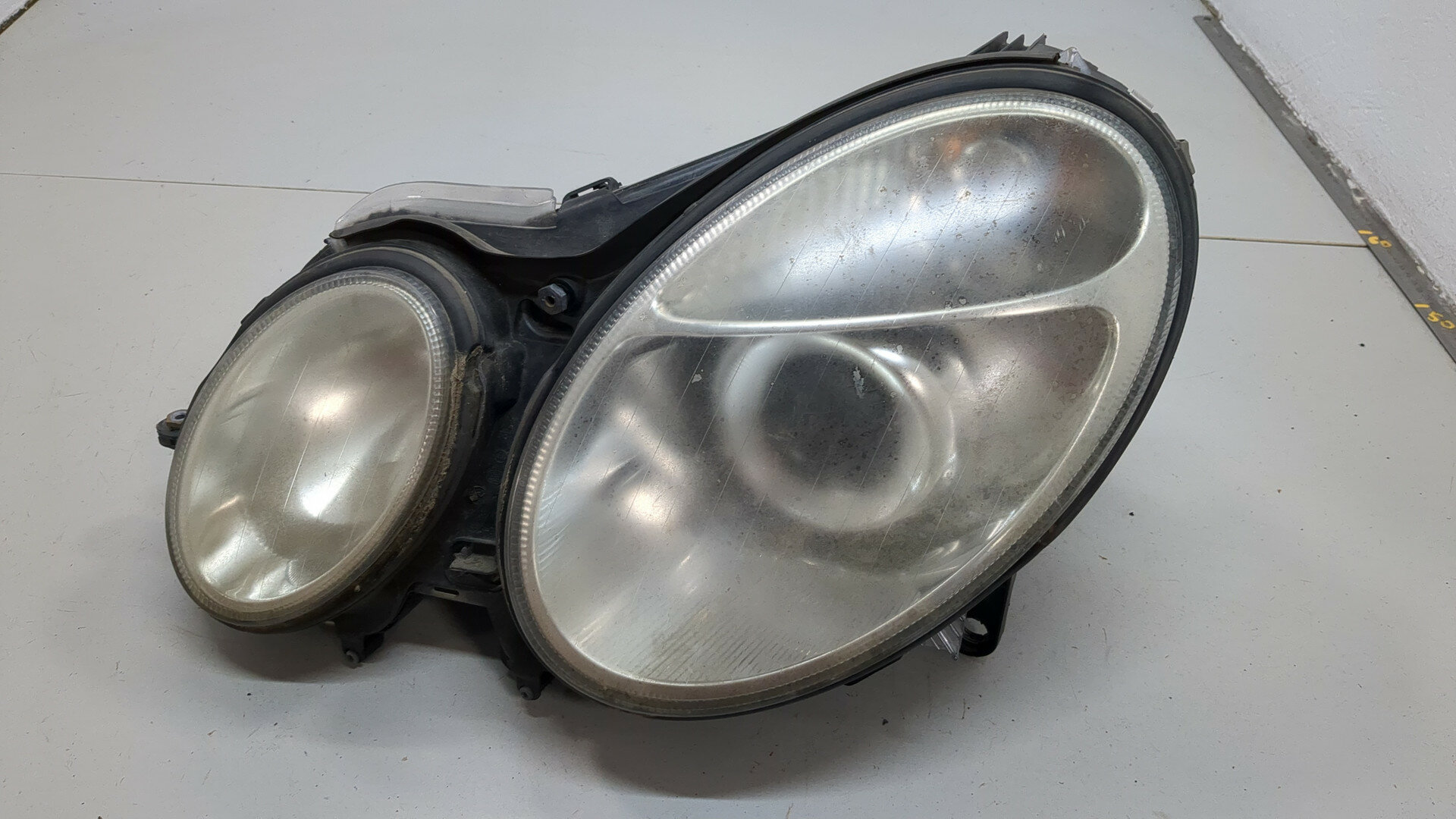 Фара (передняя) левая Mercedes E W211 Б/У