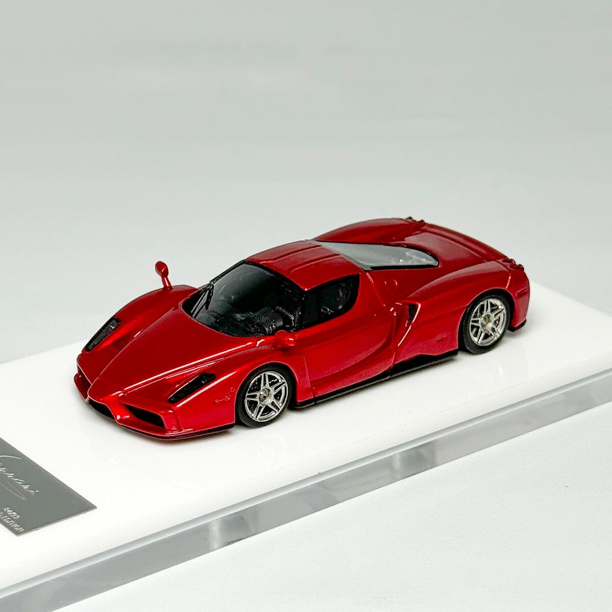 LJM 1:64 Ferrari ENZO Смола модель автомобиля