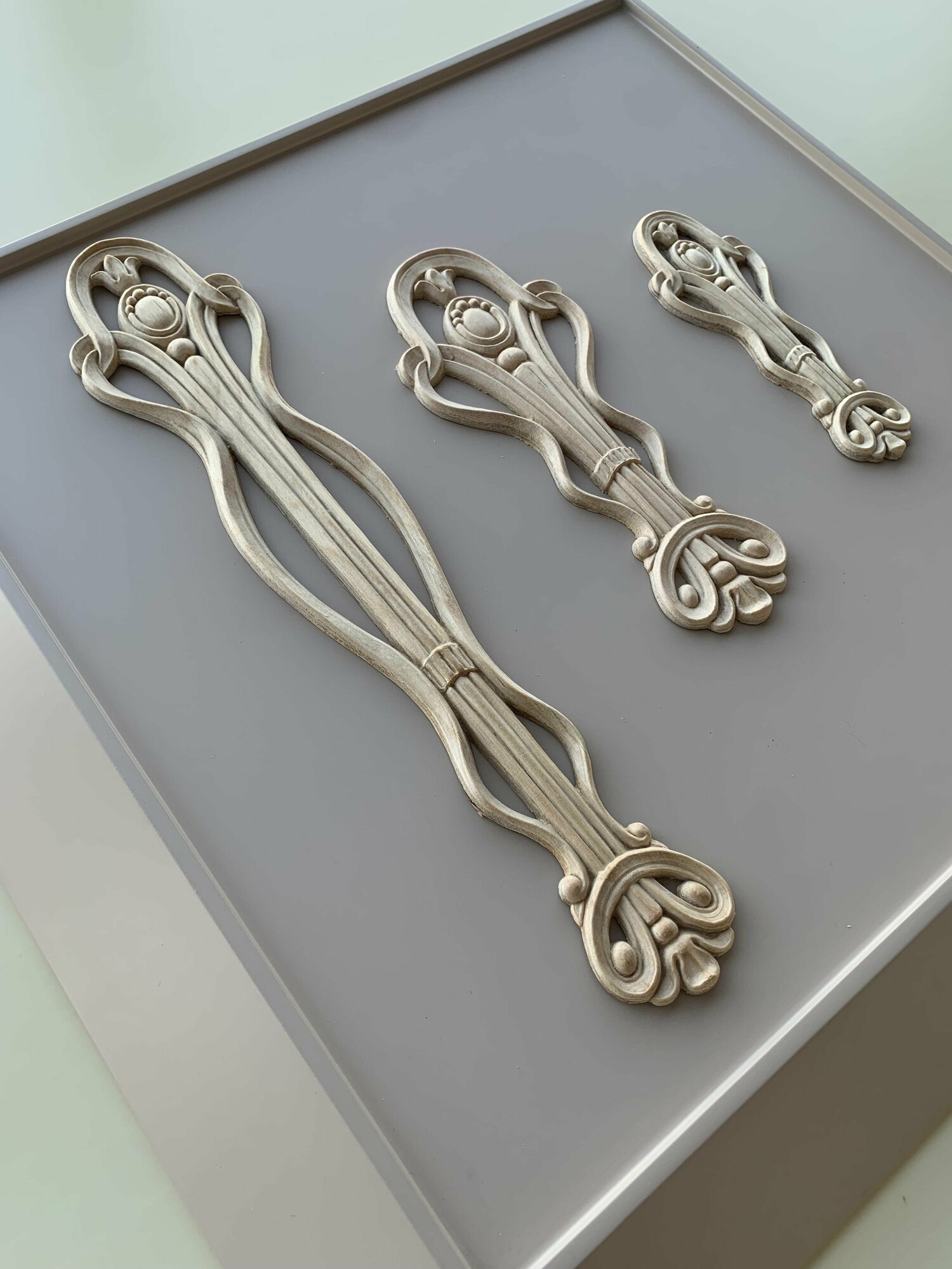 Резной декор KA668 из массива дерева 50 x 150 x 6 (мм)