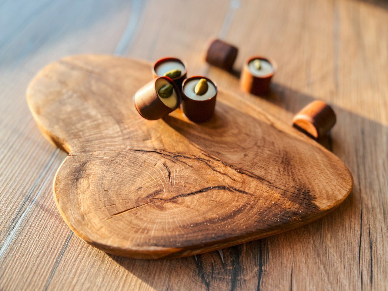 Сервировочная доска Native Woods "Сердце", из дуба, бежевая, декоративная, 27x17x2 см