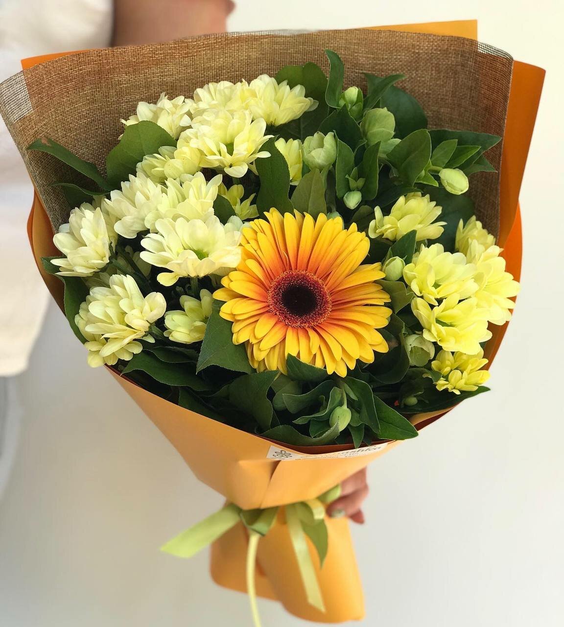 Букет из герберы и хризантем «Закат» - S (до 30 см)