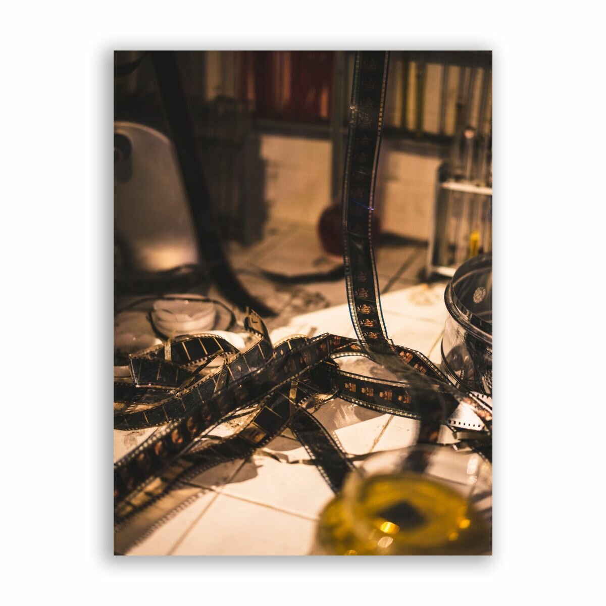 Постер, плакат на бумаге / Киноплёнка / Размер 30 x 40 см