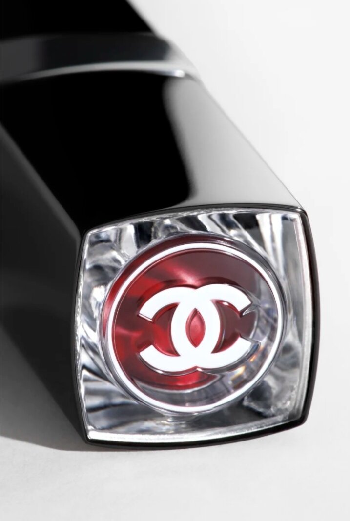Губная помада CHANEL Rouge Coco Bloom 3 г | Объём, увлажнение, стойкость | Тон 140 Alive — фото 1