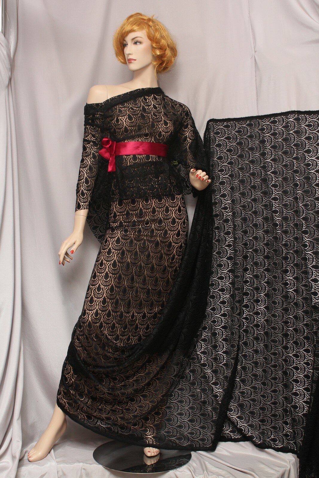 Ткань Кружево ажурное чёрное, 160 г/пм, ш145см, 0,5 м