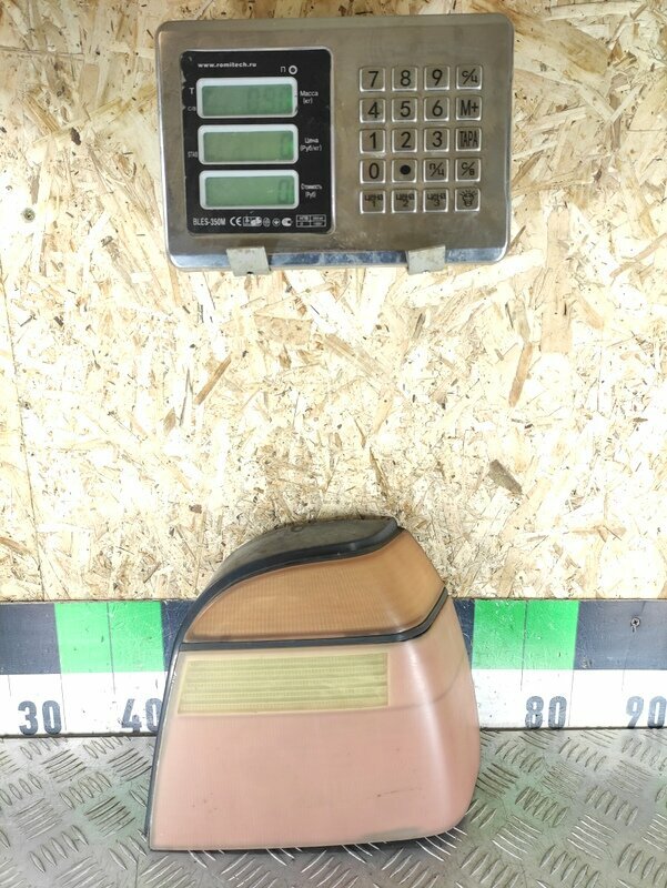 Фонарь задний правый VOLKSWAGEN Golf 3 1H6945112A