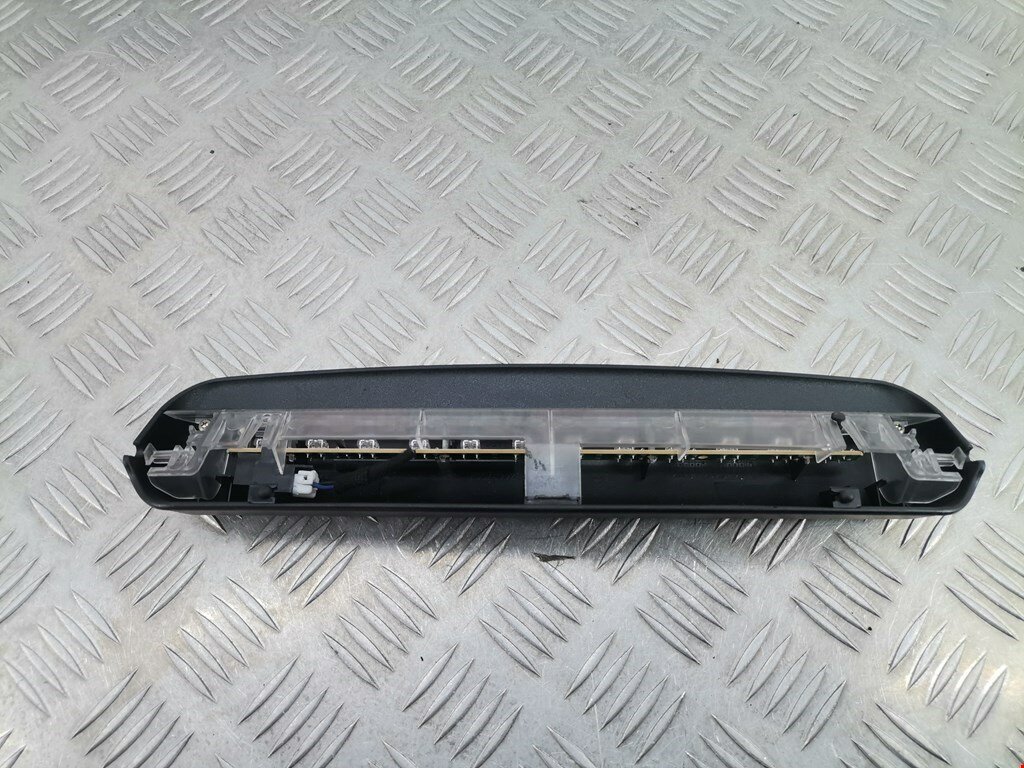 Фонарь дополнительный тормозной (стоп-сигнал) Rover 75 арт. 1942082