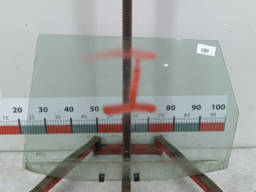 Стекло двери задней левой Audi A4 B5 8D9845205 арт. 2063821