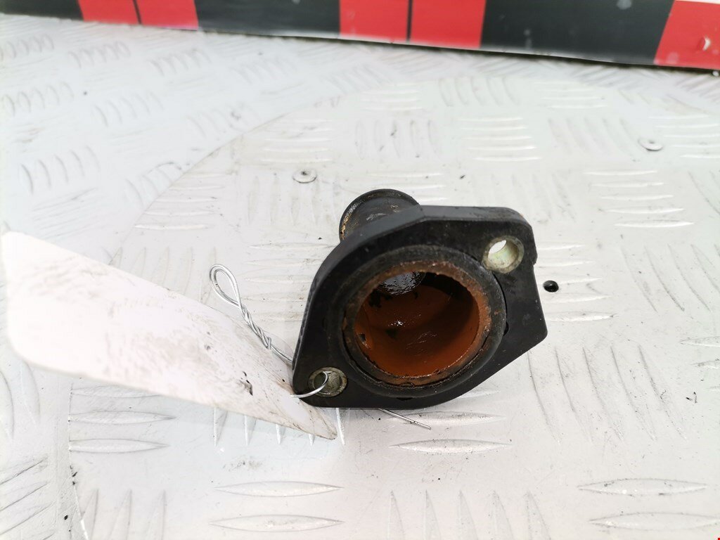 Фланец (штуцер системы охлаждения тройник) Volkswagen Golf 3 026121144E арт. 1495029