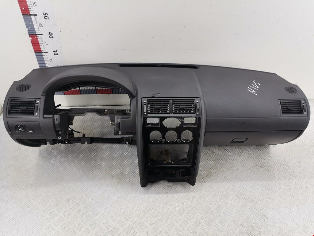 Торпедо (парприз панель приборов панель передняя) Ford Mondeo 3 681000020R арт. 1765706