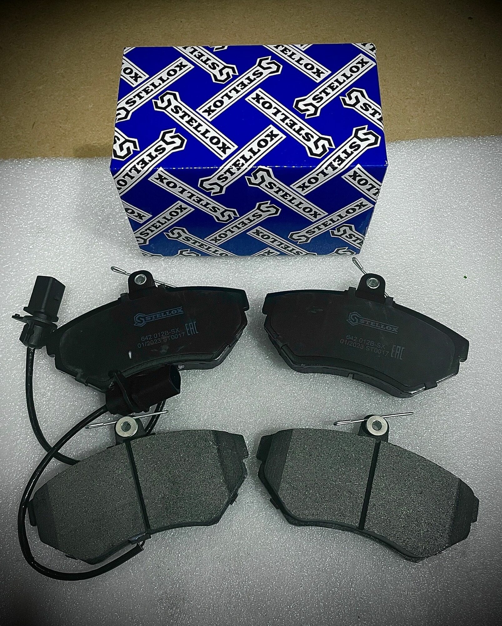 Колодки передние для AUDI A4 B7 2004-2009 / Передние колодки на Ауди А4 Б7 - OEM: 8E0698151B, JZW698151G