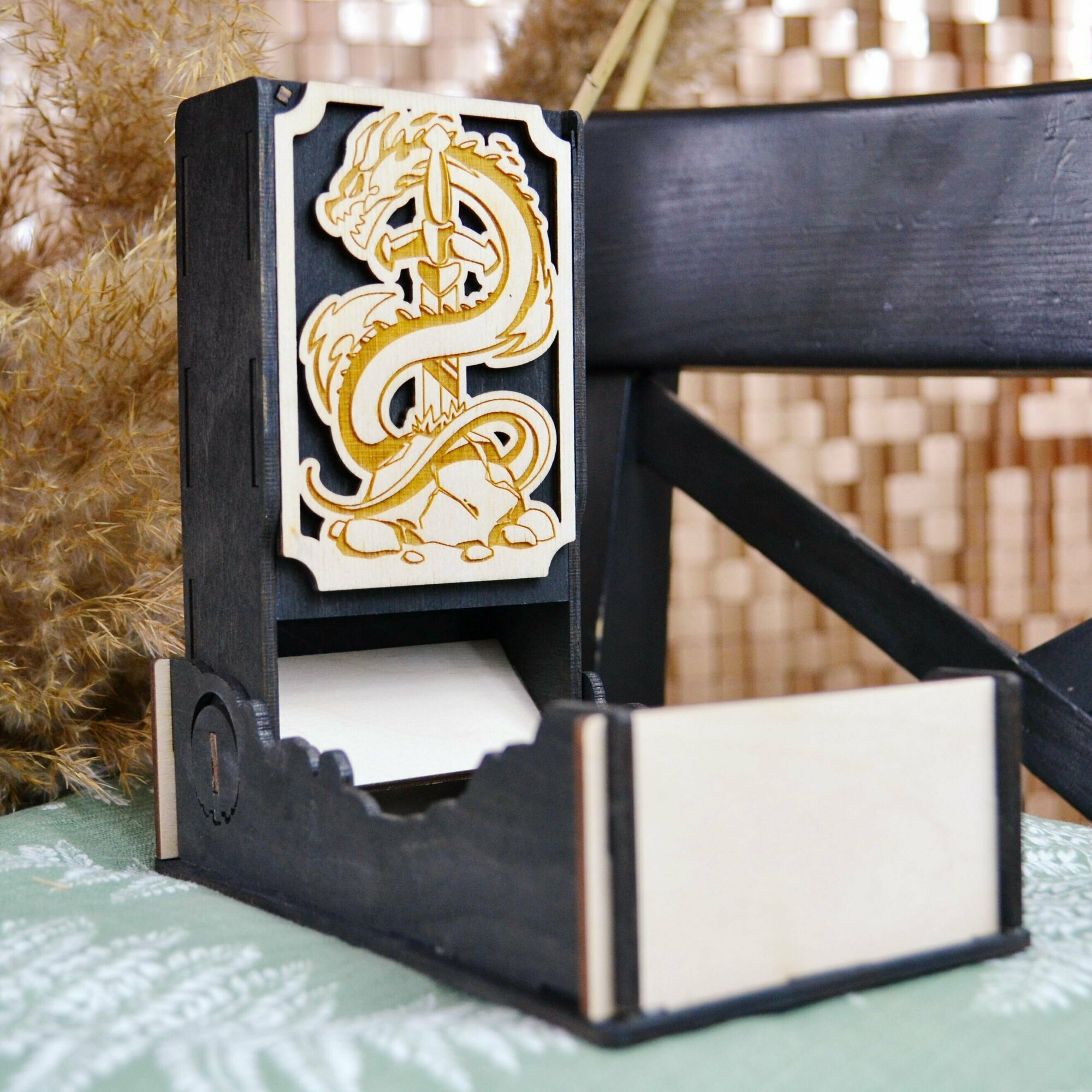 Башня для кубиков "Рыцарь - Дракон. Контраст" / dungeon and dragons / dice tower