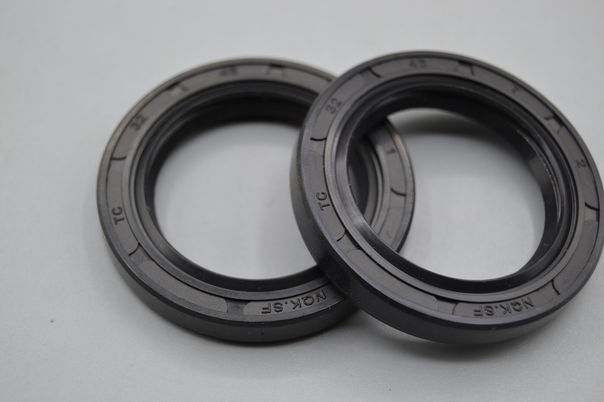 Манжеты сальники 32x46x7 (2 шт)