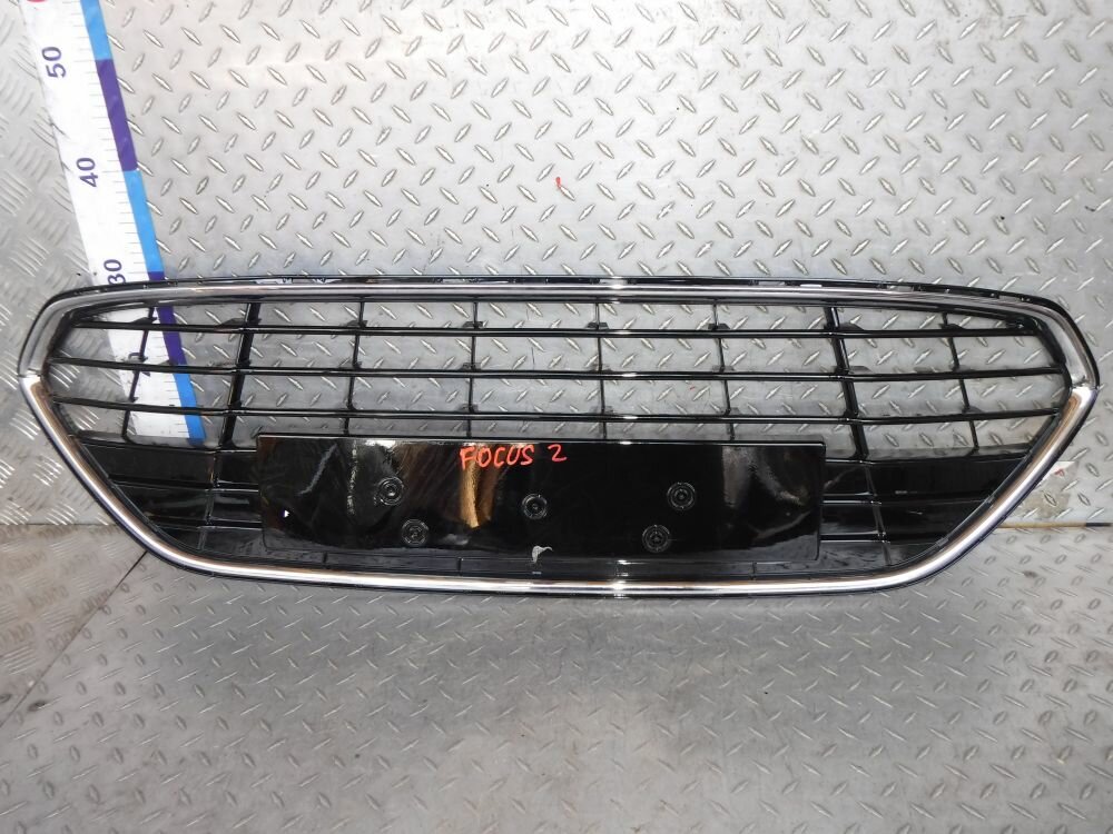 Решетка в бампер центральная Ford Mondeo IV