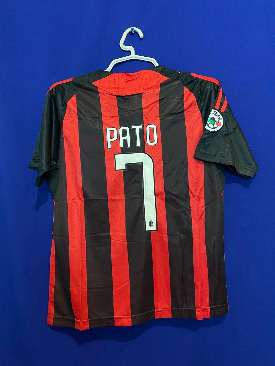 Милан размер 50 форма комплект ( майка +шорты ) фк футбольного клуба MILAN ( италия ) №7 PATO красно-черная