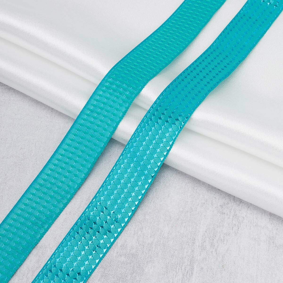 Лента для подарков и рукоделия, 25 мм, длина 25 м, с люрексом, Красная лента