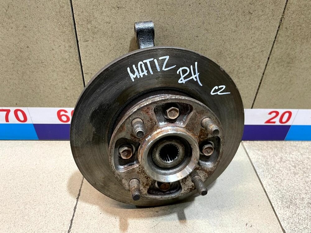 Кулак передний правый Daewoo Matiz