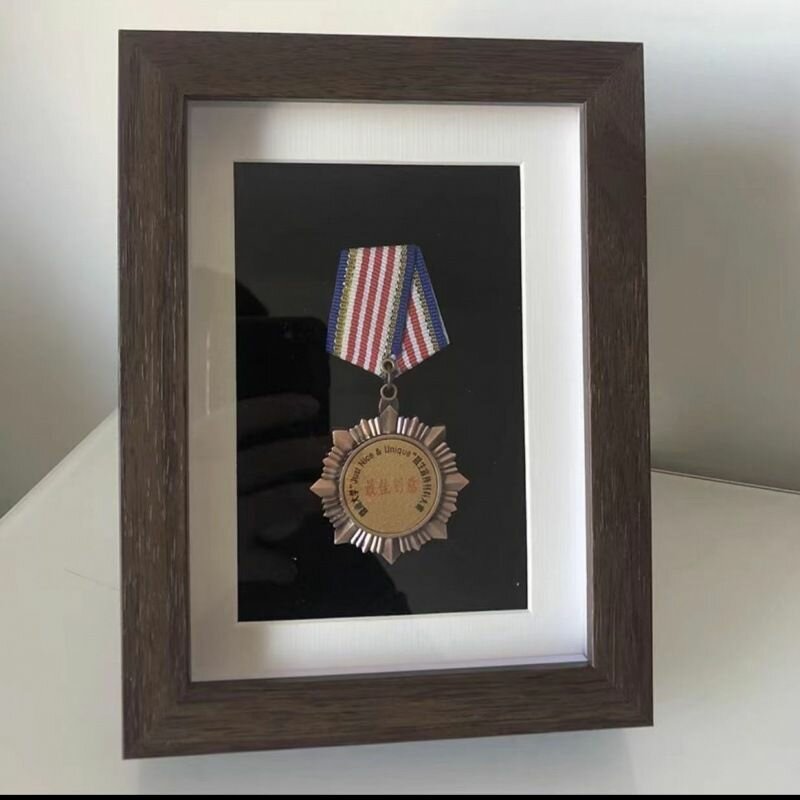 Планшет для орденов и знаков (200х150х50 мм)