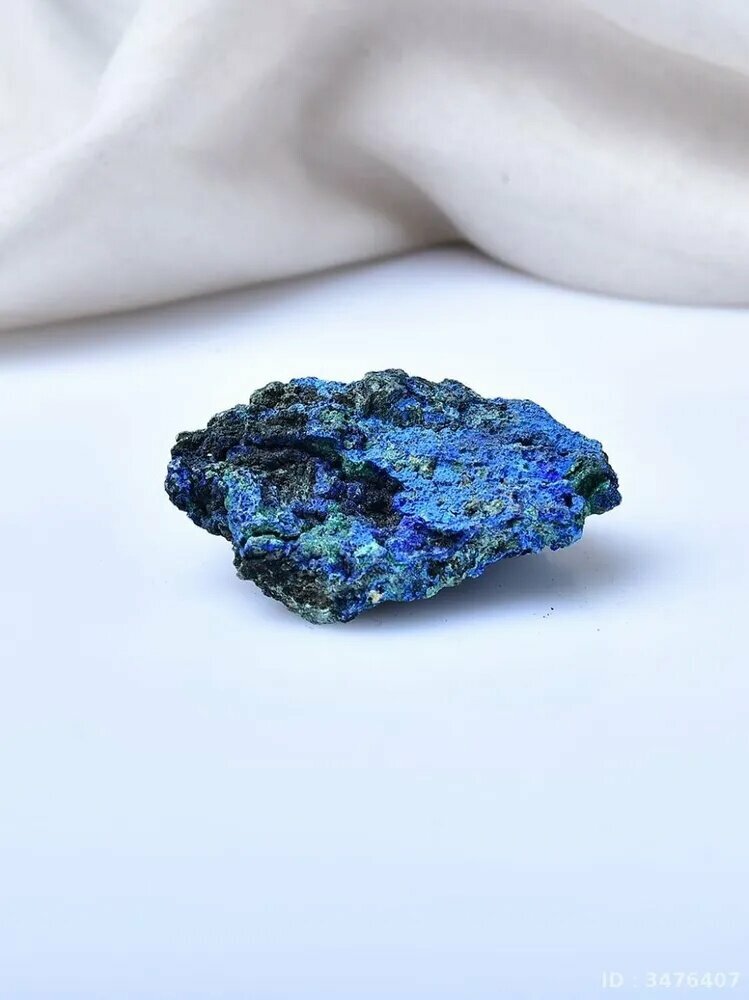 Натуральный камень "Голубая медная шахта" необработанный (3-5см 1шт)