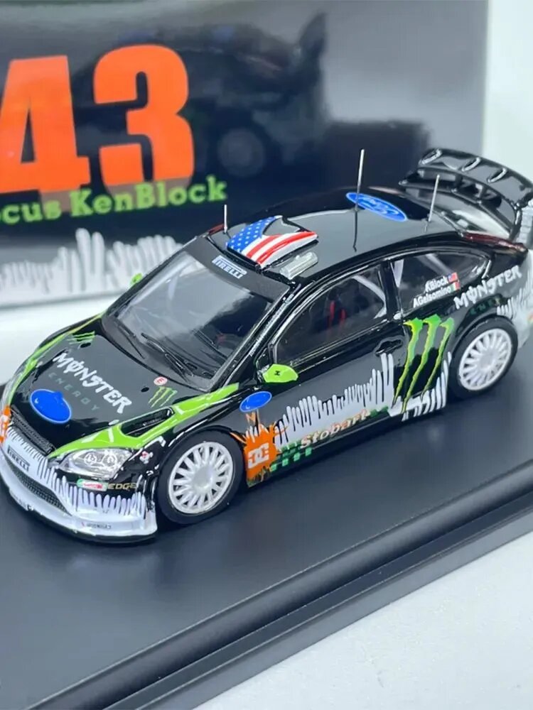 Коллекционная модель раллийного автомобиля Ford Focus Ken Block №43 Monster Energy, масштабная металлическая машинка для коллекционеров, подарочный автоподелка на подставке