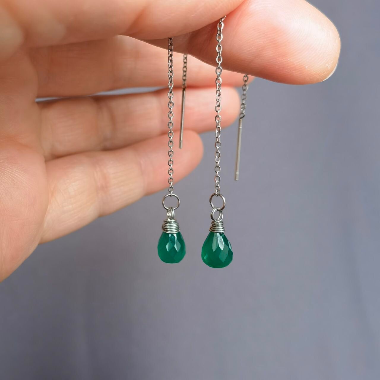 Серьги цепочки Камни Елены, халцедон