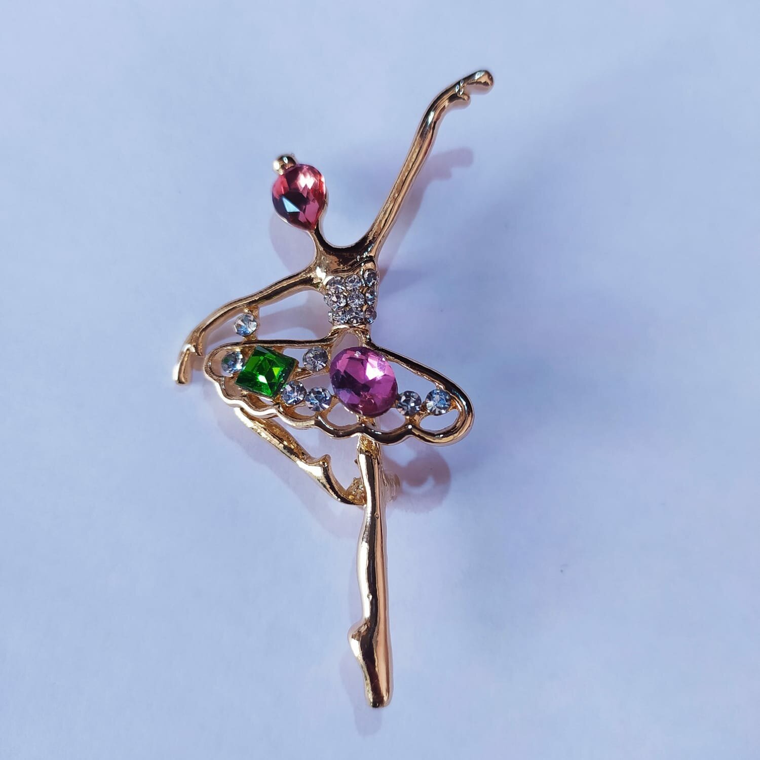 Брошь, стразы