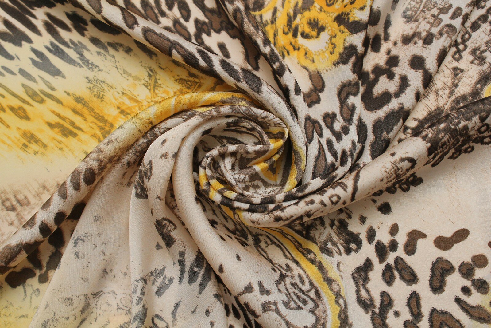 Ткань Атлас жёлто-коричневый вензельный, леопардовый рисунок, ш148см, 0,5 м