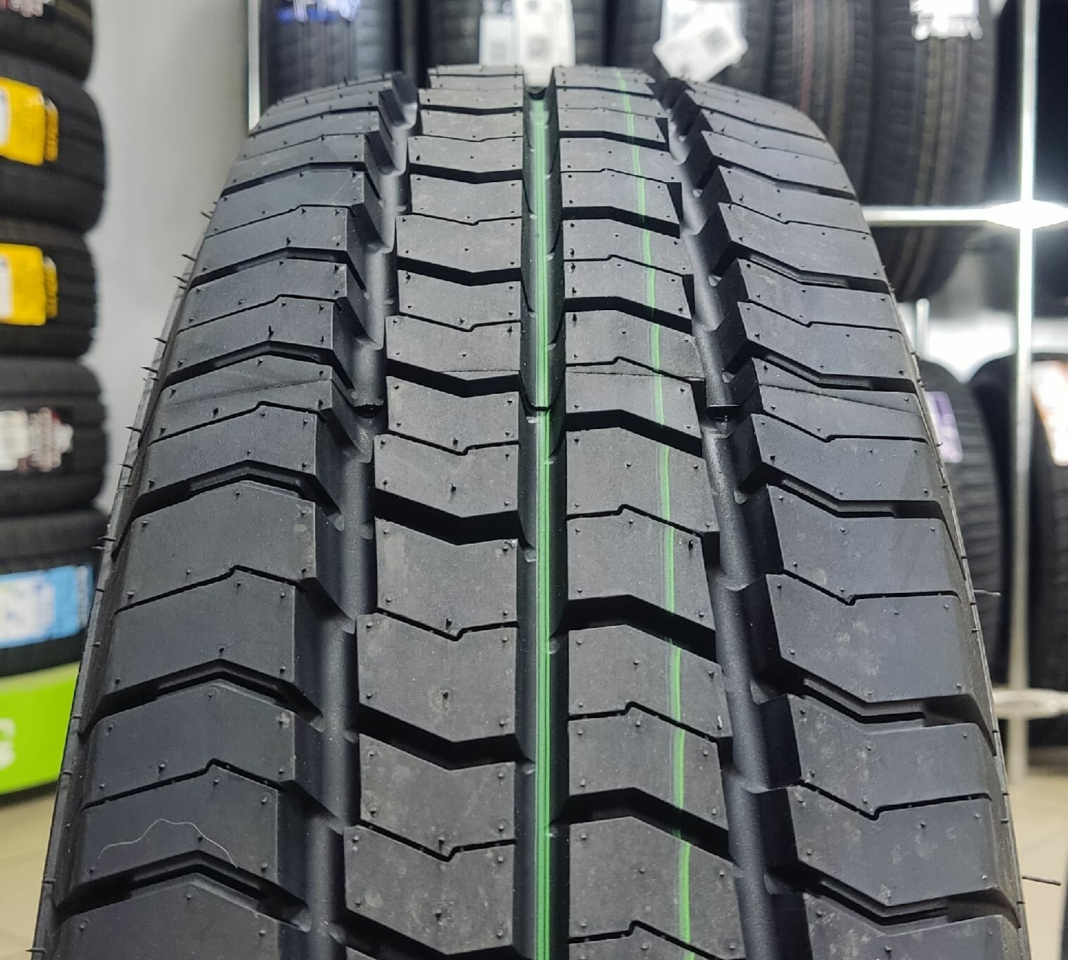 R-16C 195/75 LANDROCK Partner 111/109R