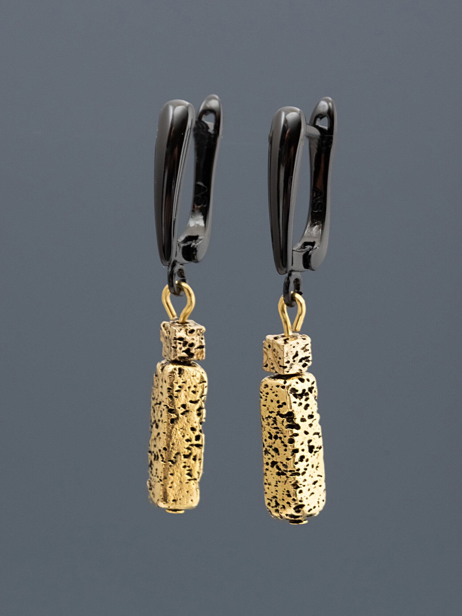 Серьги, вулканическая лава