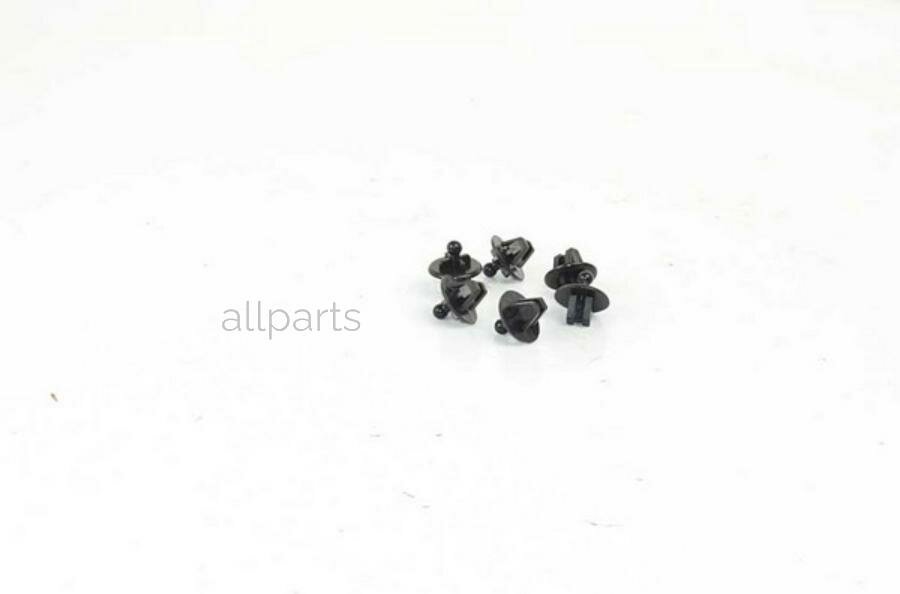 BSG AUTO PARTS BSG 30-136-003 Клипса крепления полки багажника FORD FIESTA 01-