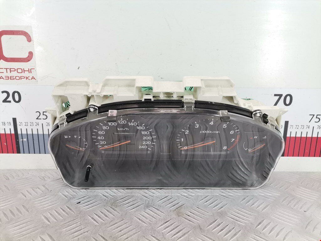 Панель приборная (щиток приборов) Mitsubishi Galant 8 MR308816 арт. 1700447