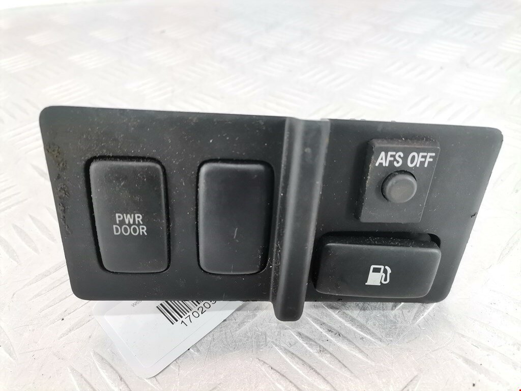 Кнопка открытия лючка бензобака Lexus RX 2 (XU30) 8484148010 арт. 1702051