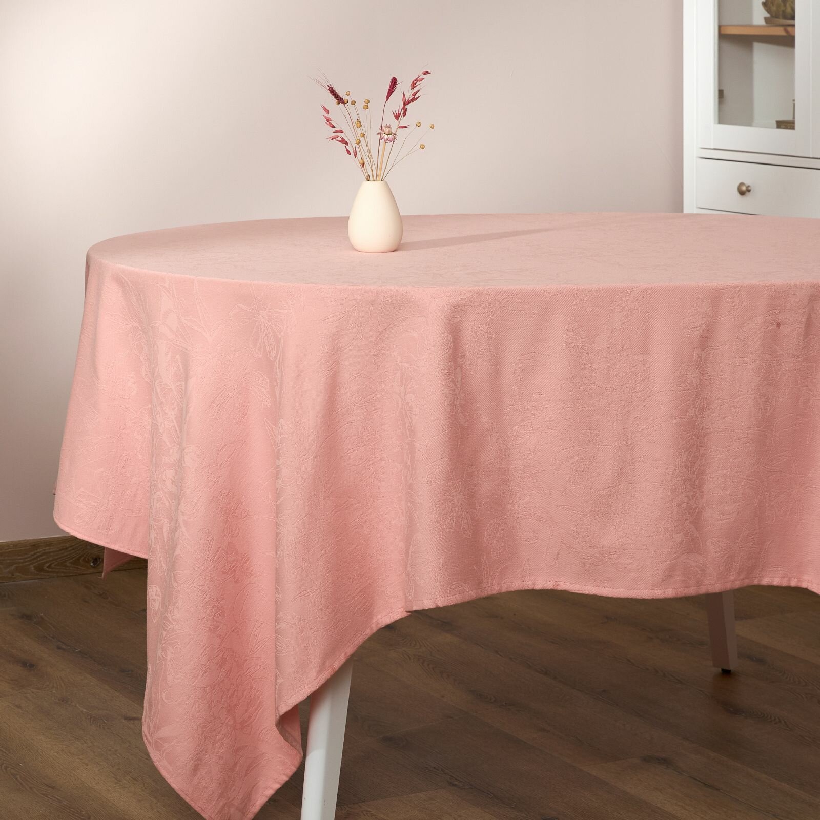 Скатерть жаккард "Цветочная поляна/Radura floreale"150х200, коралловый