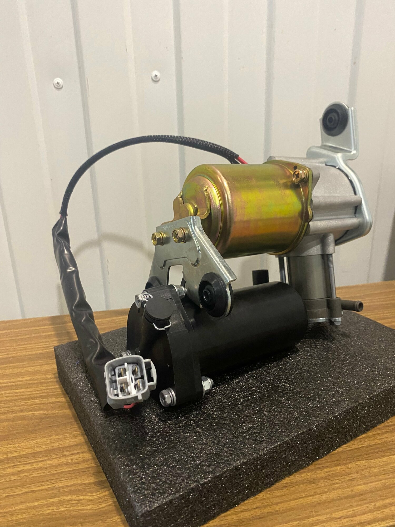 Компрессор подвески Toyota Land Cruiser 150 Prado 4runner Lexus GX470