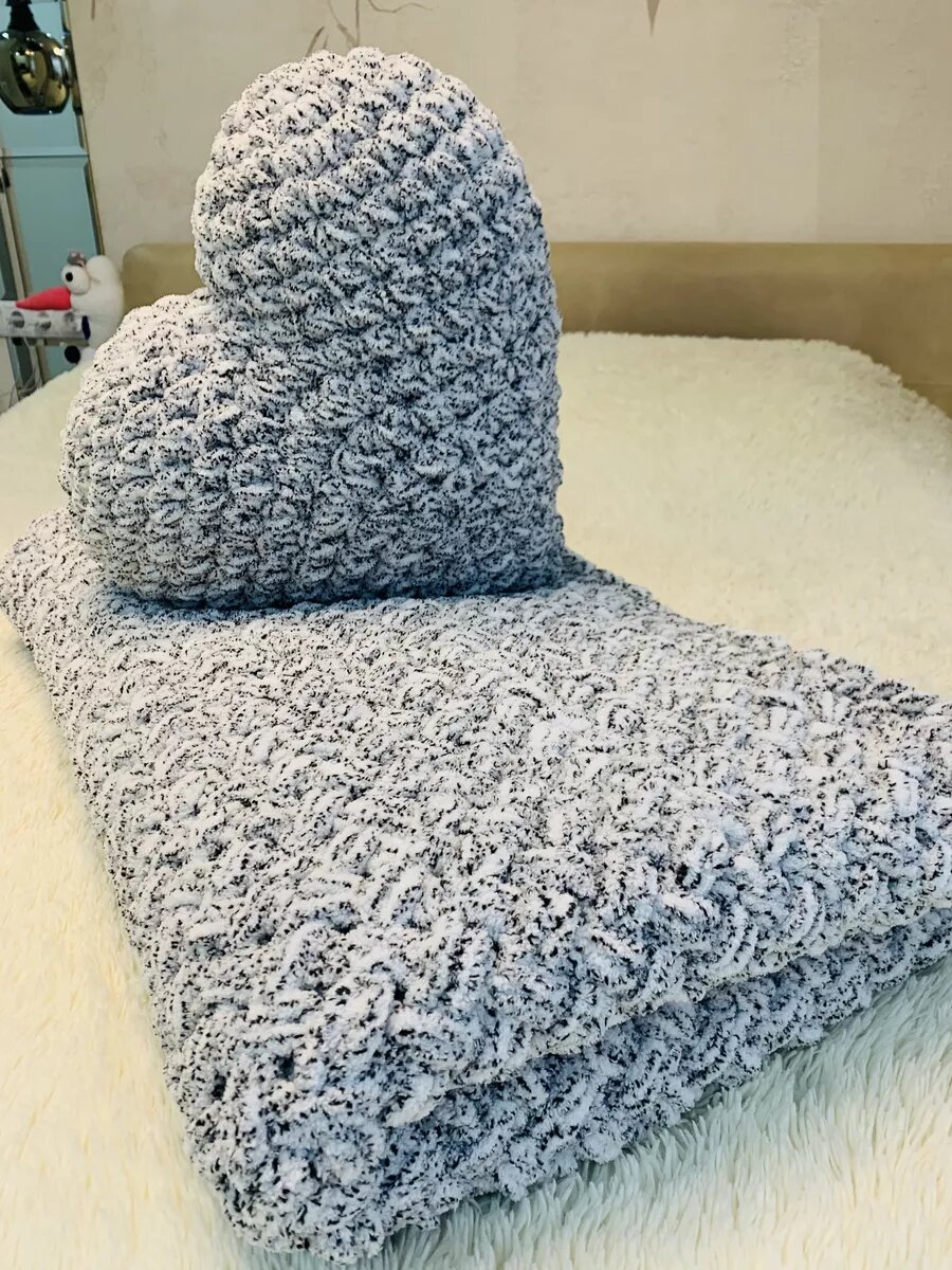 Плед 150x180 и подушка 40x40 Ручная работа из Alize Puffy