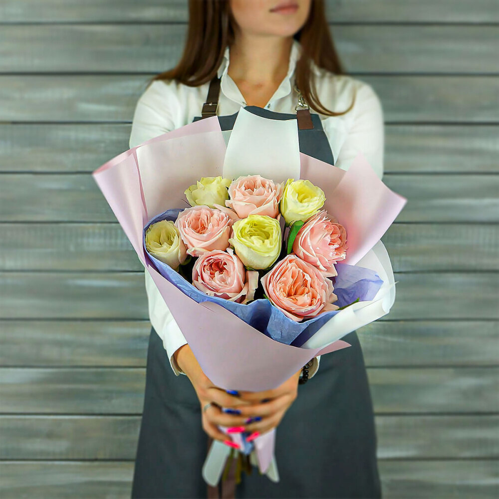 Букет "Бело-розовый", роза, оберточная бумага, 9 цветов, высота 53 см