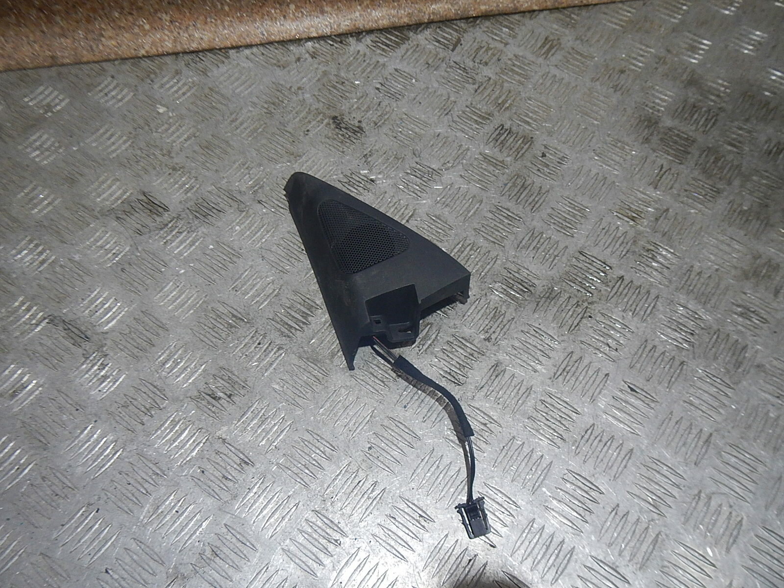 Б/У Уголок двери передней левой (внутренний), Volkswagen (Фольксваген)-TIGUAN (5N2) (11-16) VOLKSWAGEN TIGUAN (5N2) (11-16) ...