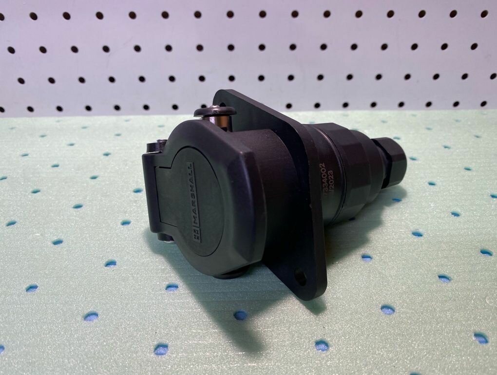 Вилка (штекер, розетка) ABS 24V 7 полюсов, клеммный зажим MAN, DAF, Renault, Iveco, Kamaz, MAZ