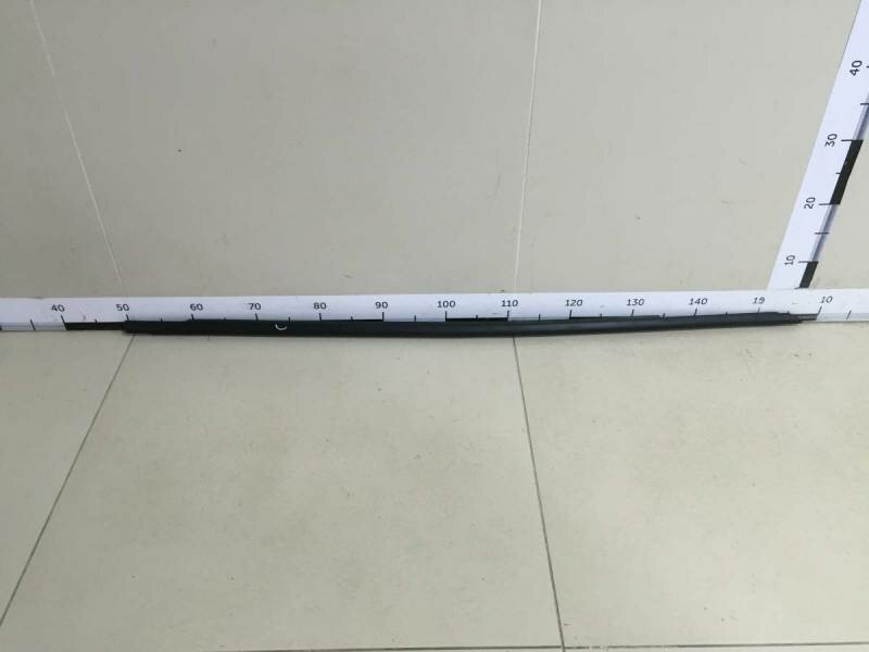 Уплотнитель стекла двери Skoda Kodiaq 2016 кат.номер: 565837478