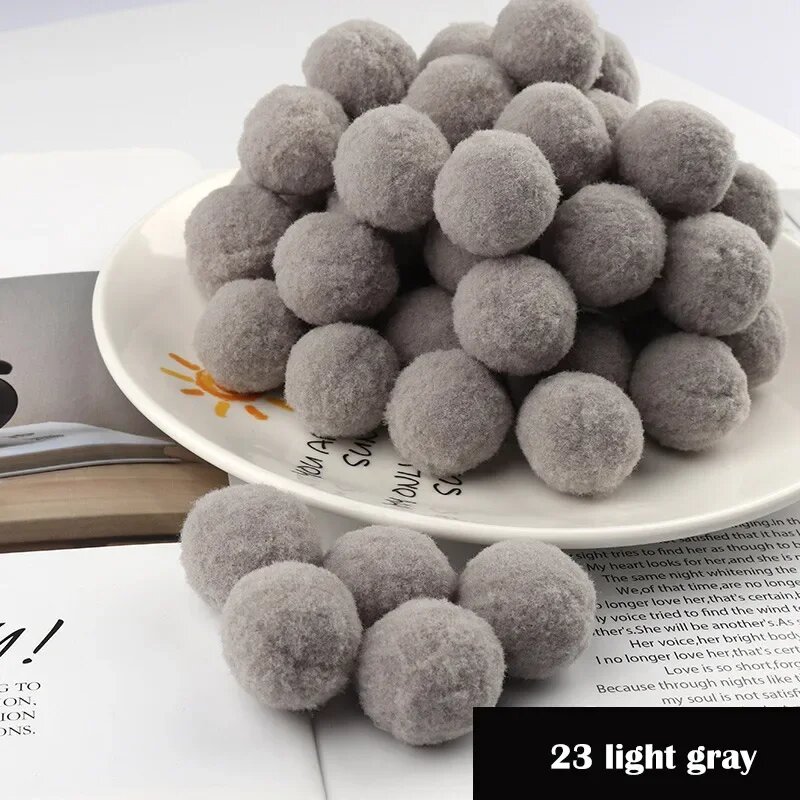 Серые помпоны 25 мм, 60 шт, 23 light gray