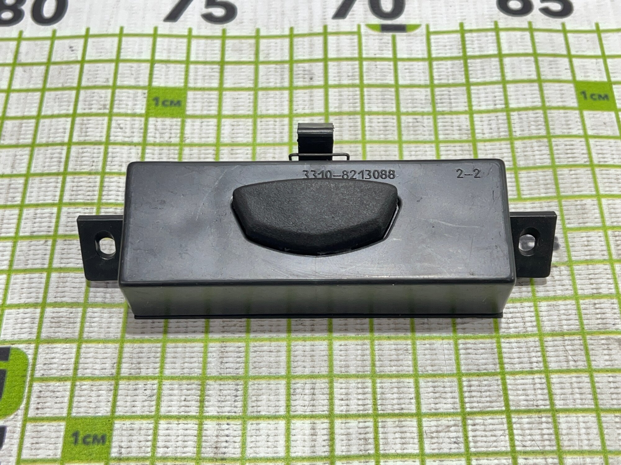 Защелка бардачка для ГАЗ-3302