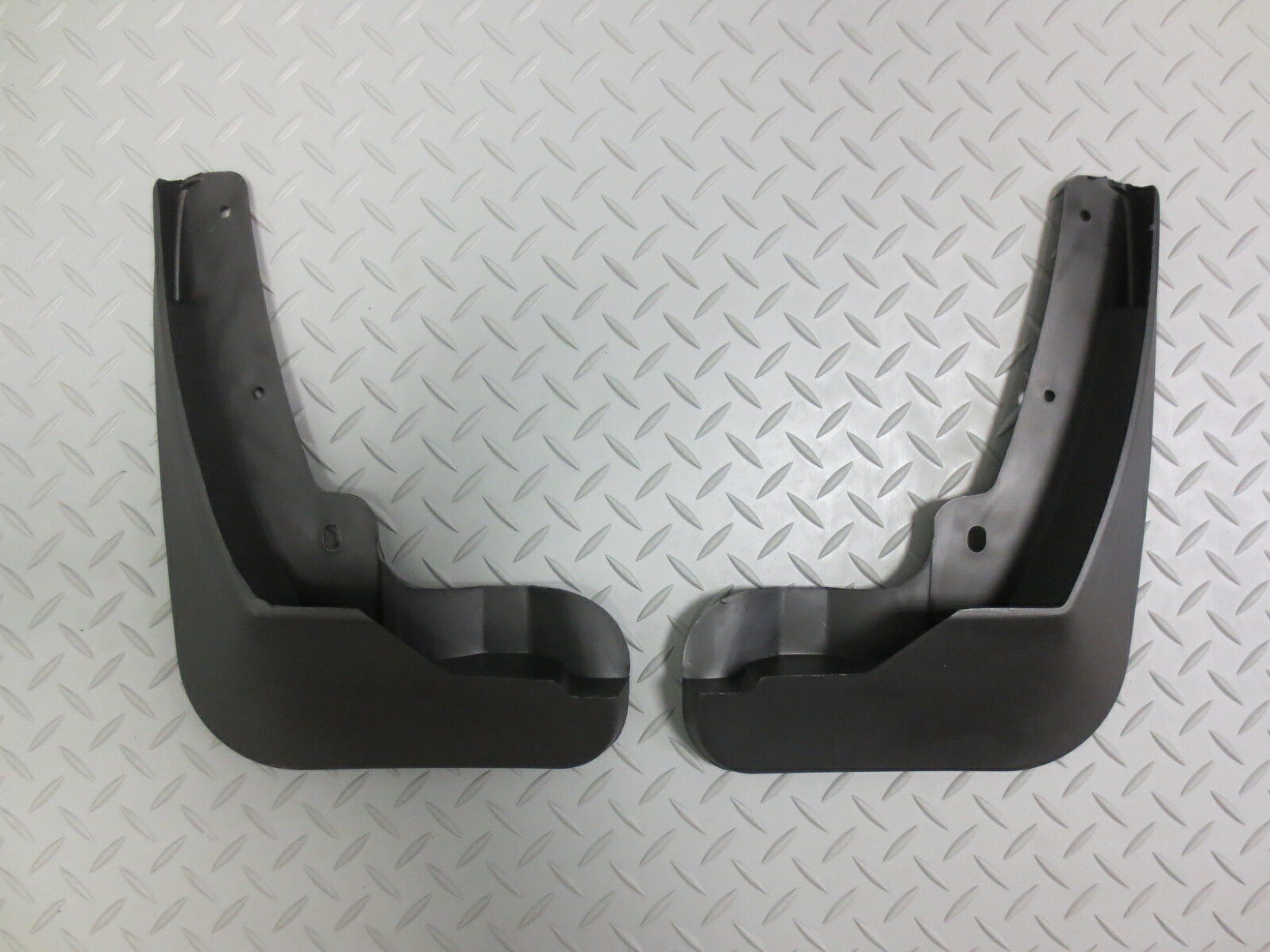 Брызговики Skoda Kodiaq 2016-2025 передние