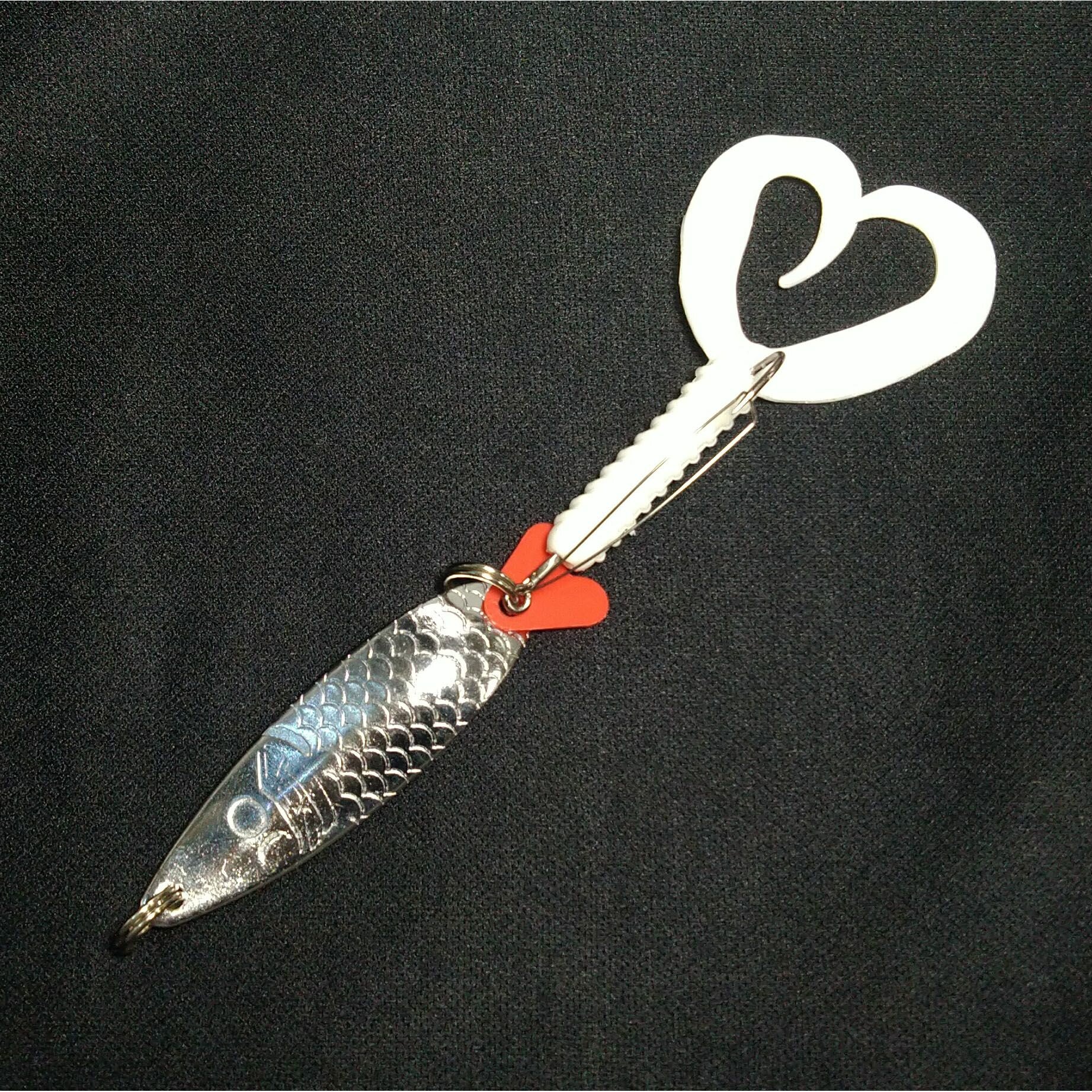 Блесна супер незацепляйка Playfishing Циклон 115мм 18гр цвет 01