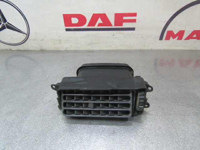 Дефлектор воздушный правый DAF XF 105